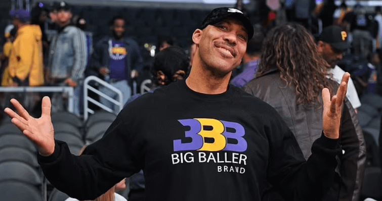 LaVar Ball, the father of basketball stars Lonzo, LiAngelo, and LaMelo ...